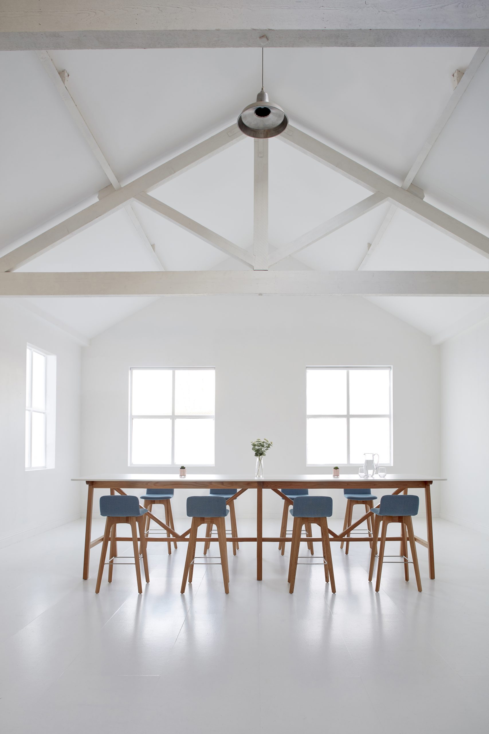 Agent Table - Boss Design